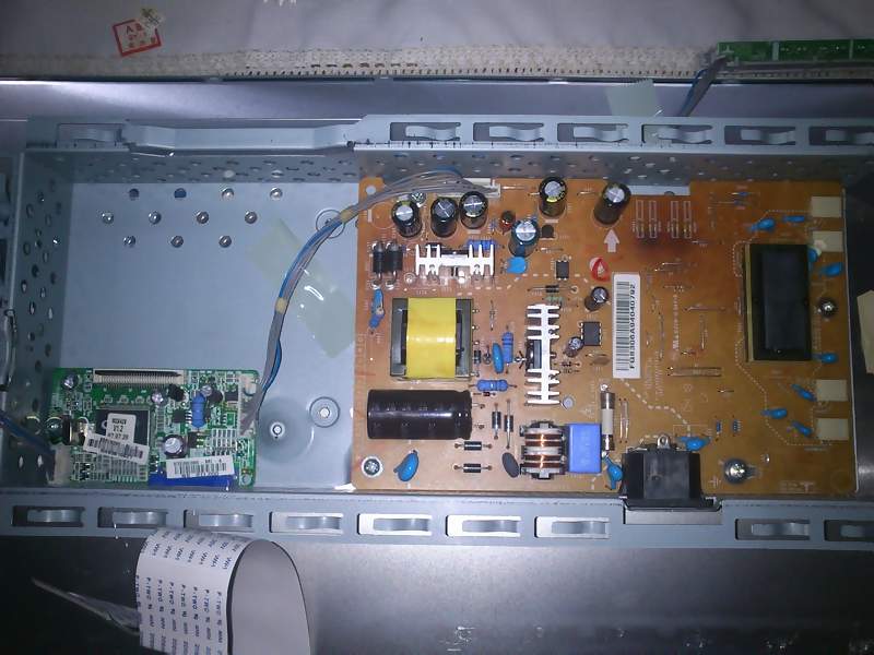 Consulta LG - W2242S